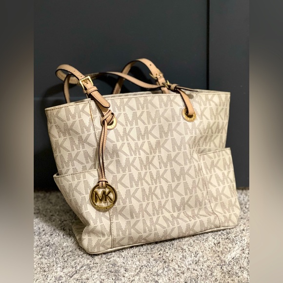 Michael Kors | Bags | Michael Kors Mk Leather Purse | Poshmark